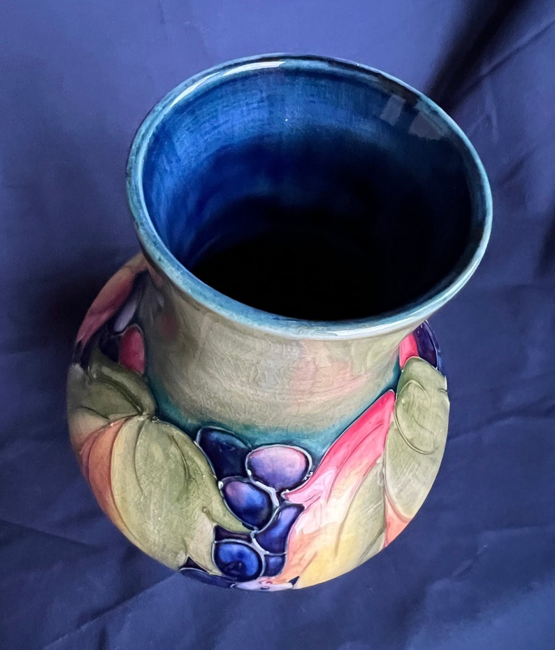 MOORCROFT LEAF & BERRY Vase 17cm. Walter Moorcroft Design. Vintage ...