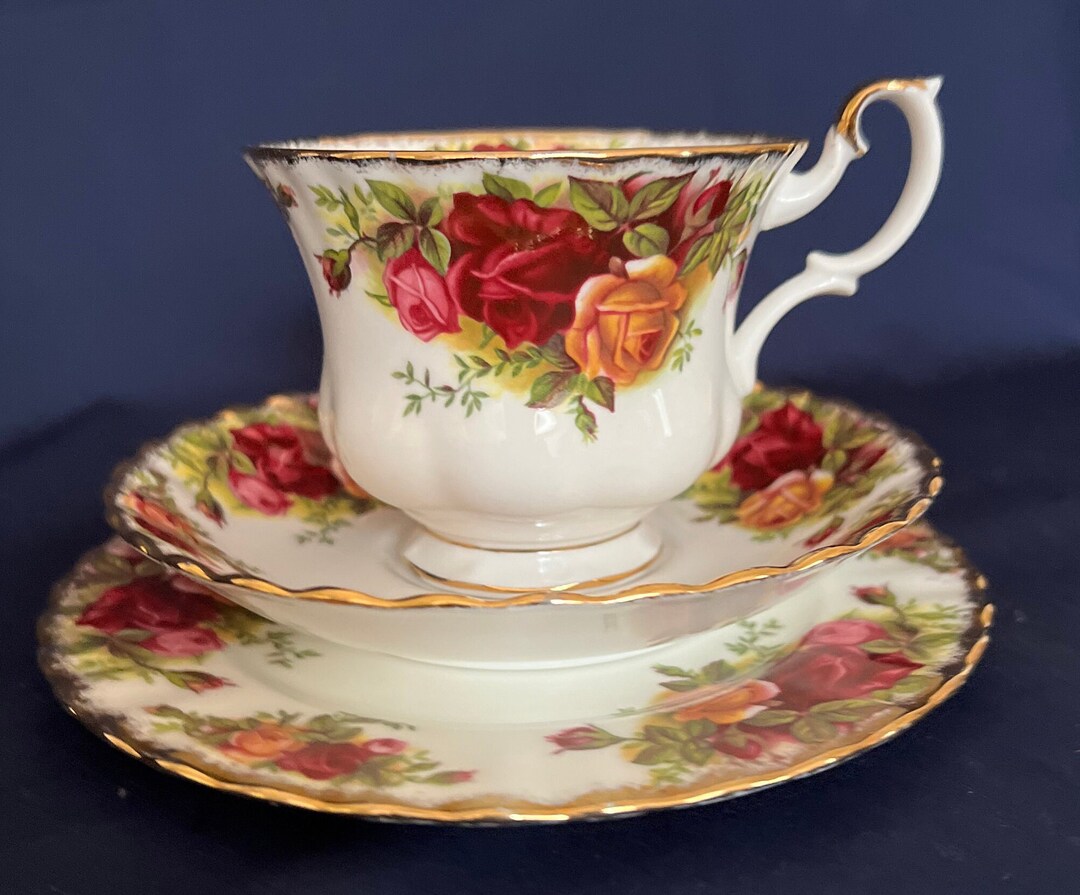 ROYAL ALBERT TRIO. 'old Country Roses' Tea Cup Saucer - Etsy