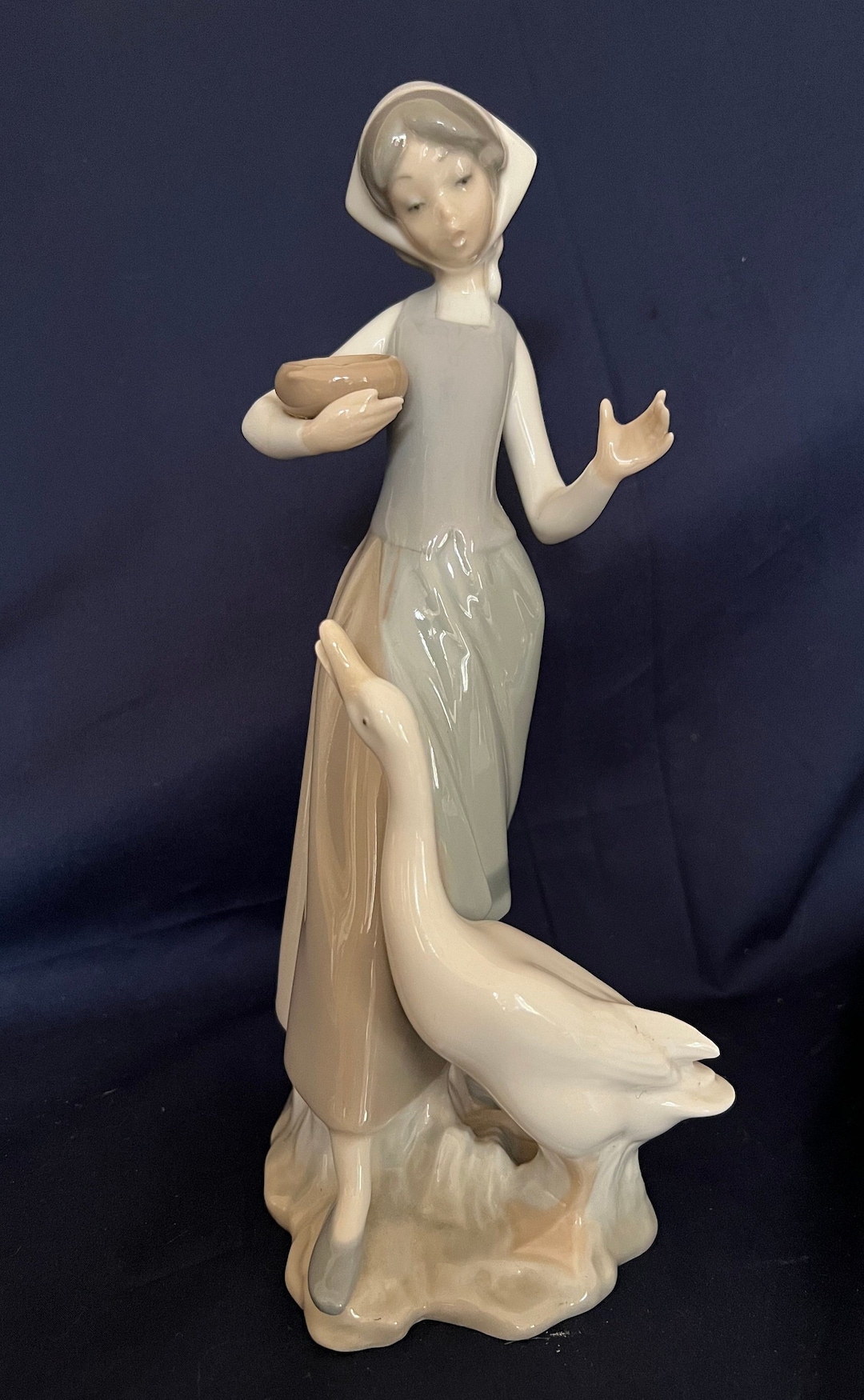 LLADRO GIRL W GOOSE Figurine. 1970-1986. Lladro Collectible Porcelain ...