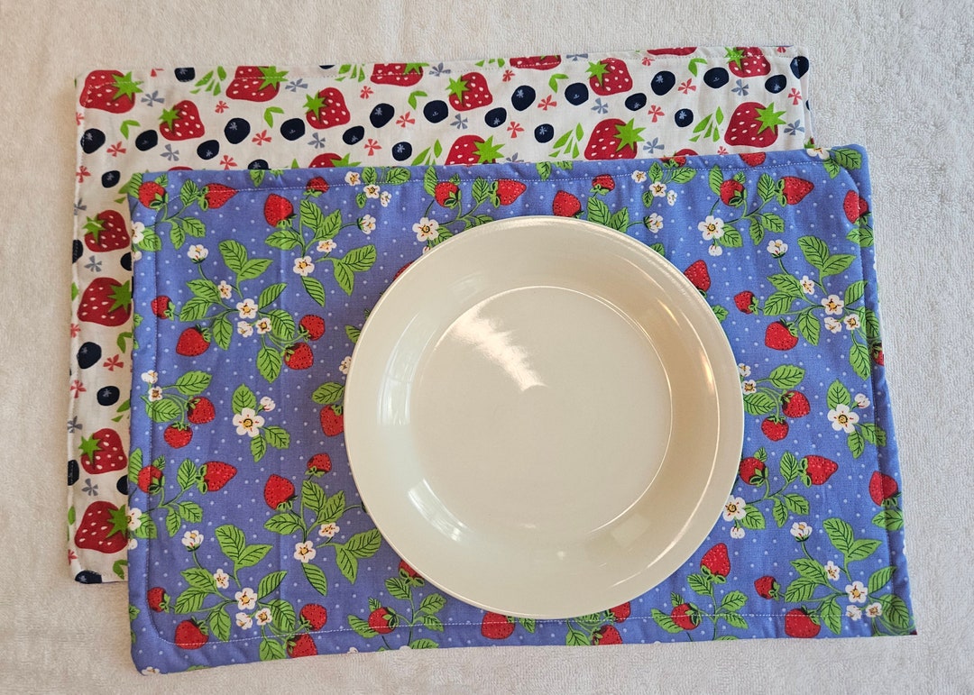 Strawberry Print Reversible Rectangular Placemat, Washable Strawberry ...