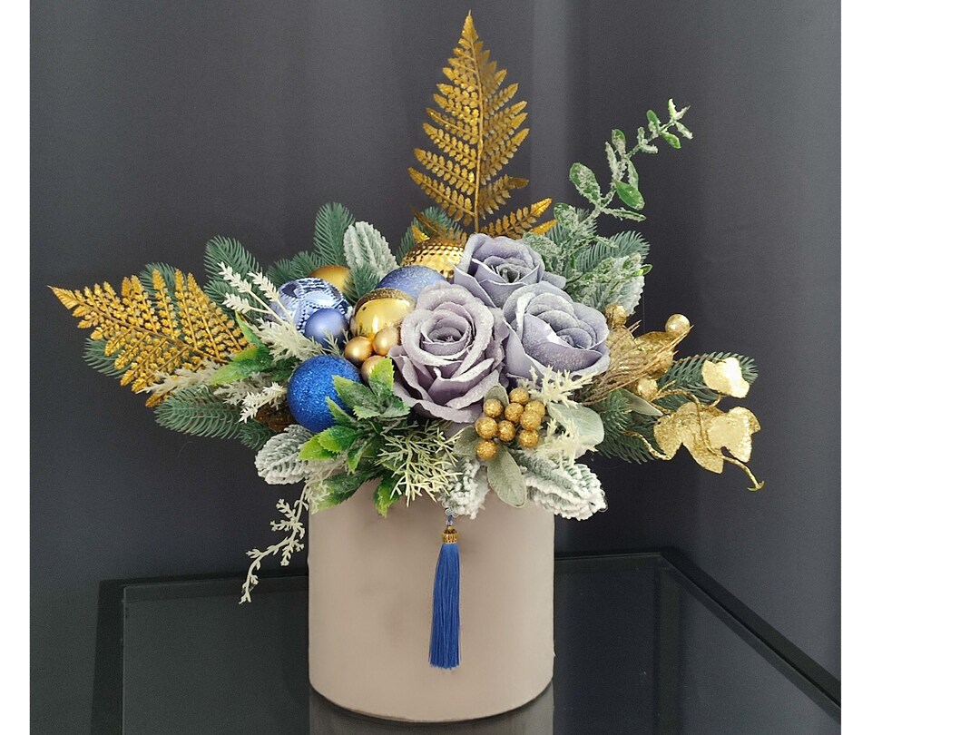 Christmas Floral Arrangement, Blue and Gold Xmas Bouquet, Xmas Table ...