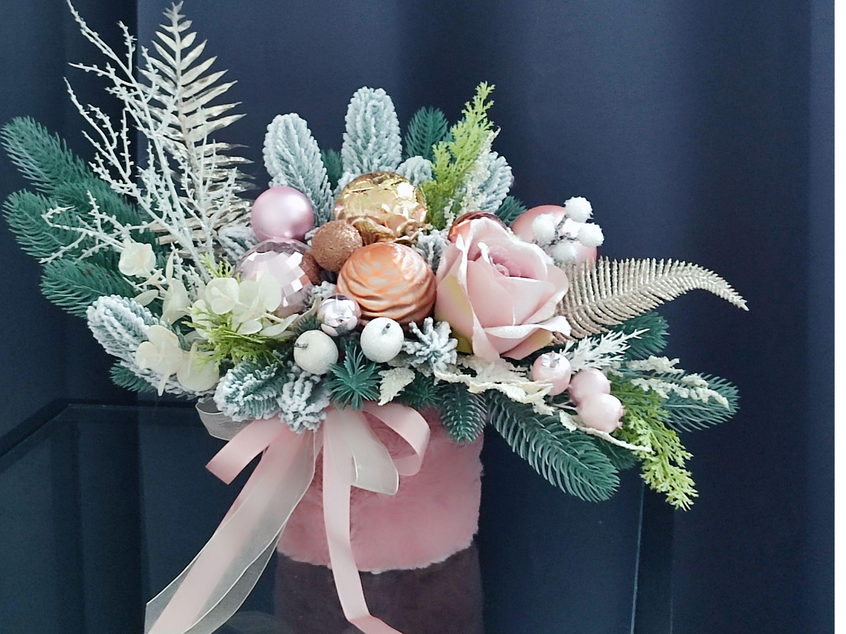 Luxury Christmas Floral Arrangement in Faux Fur Pot – Elegant Holiday ...