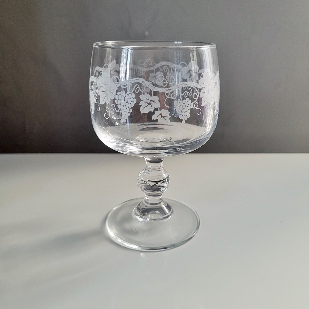 6 Vintage Luminarc France Wine Glasses. Transparent With Vines, Grapes ...