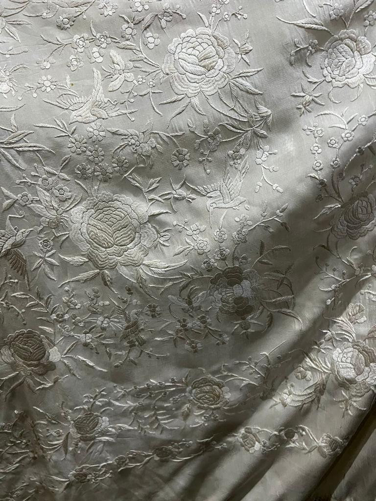 Antique Ivory Silk Ground Ivory Embroidery Piano Shawal With Birds 140 ...