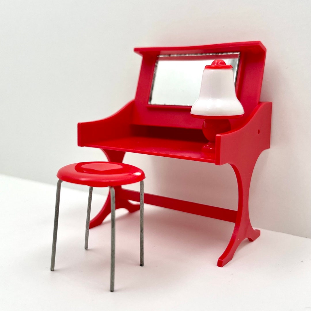 Brio Red Dressing Table With Mirror, Stool and Lamp Without Cord ...