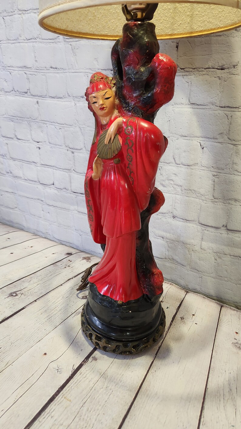 Vintage Kitsch Geisha Lamp, 1950s Chalk Painted Table Lamp - Etsy