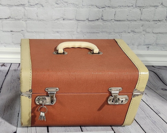 Mid Century Cheney England Pink Salmon Women Toiletry Suitecase With 2 ...