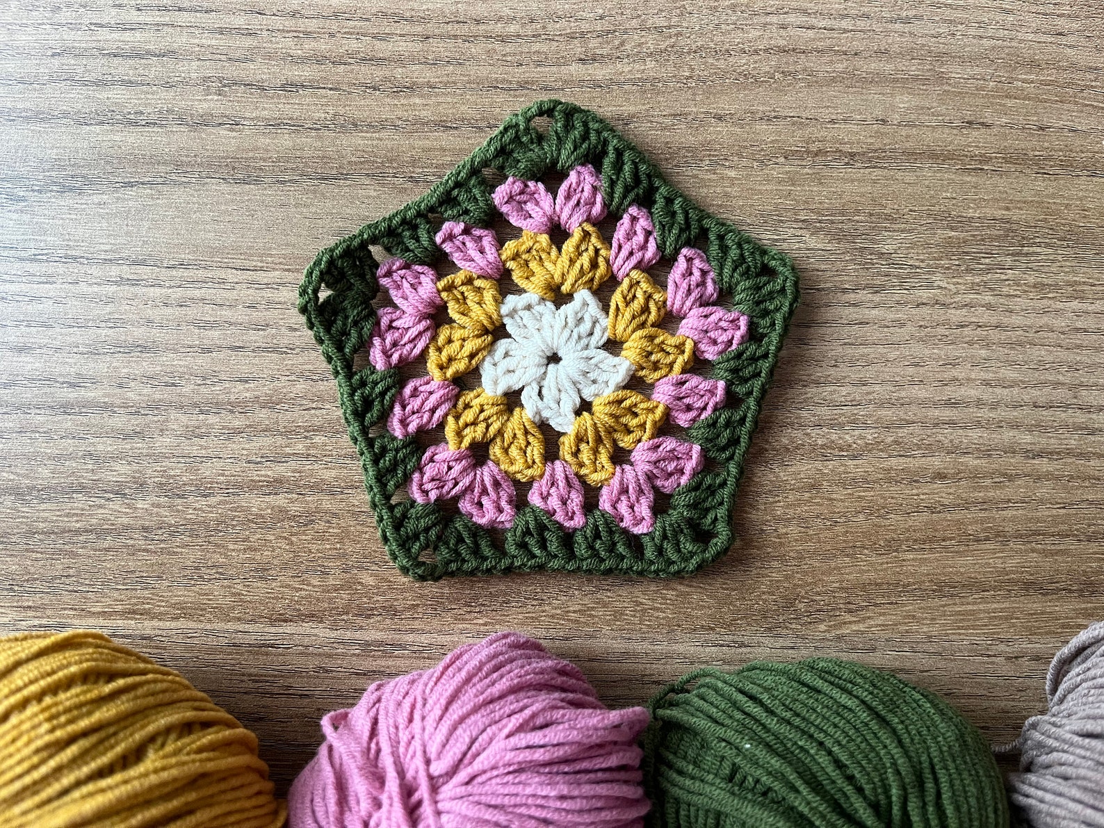 Pentagon Granny Square Pattern, Crochet Pentagon, Pentagon Motif ...