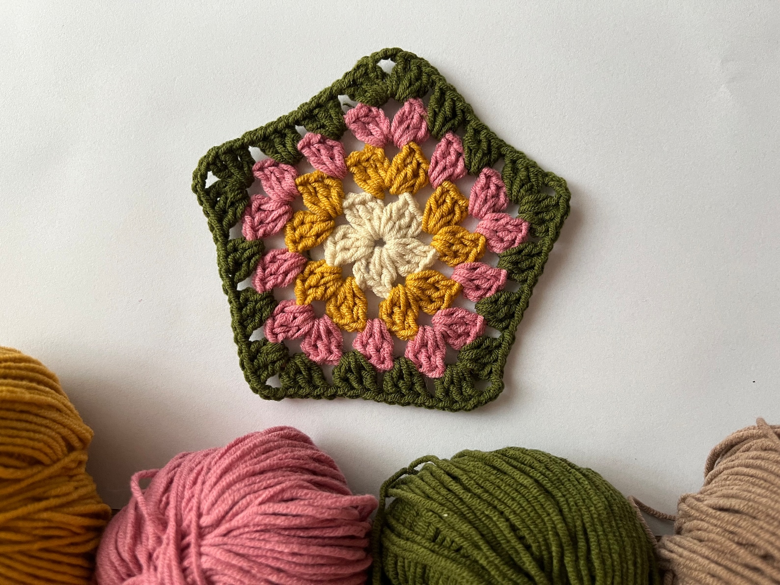 Pentagon Granny Square Pattern, Crochet Pentagon, Pentagon Motif ...