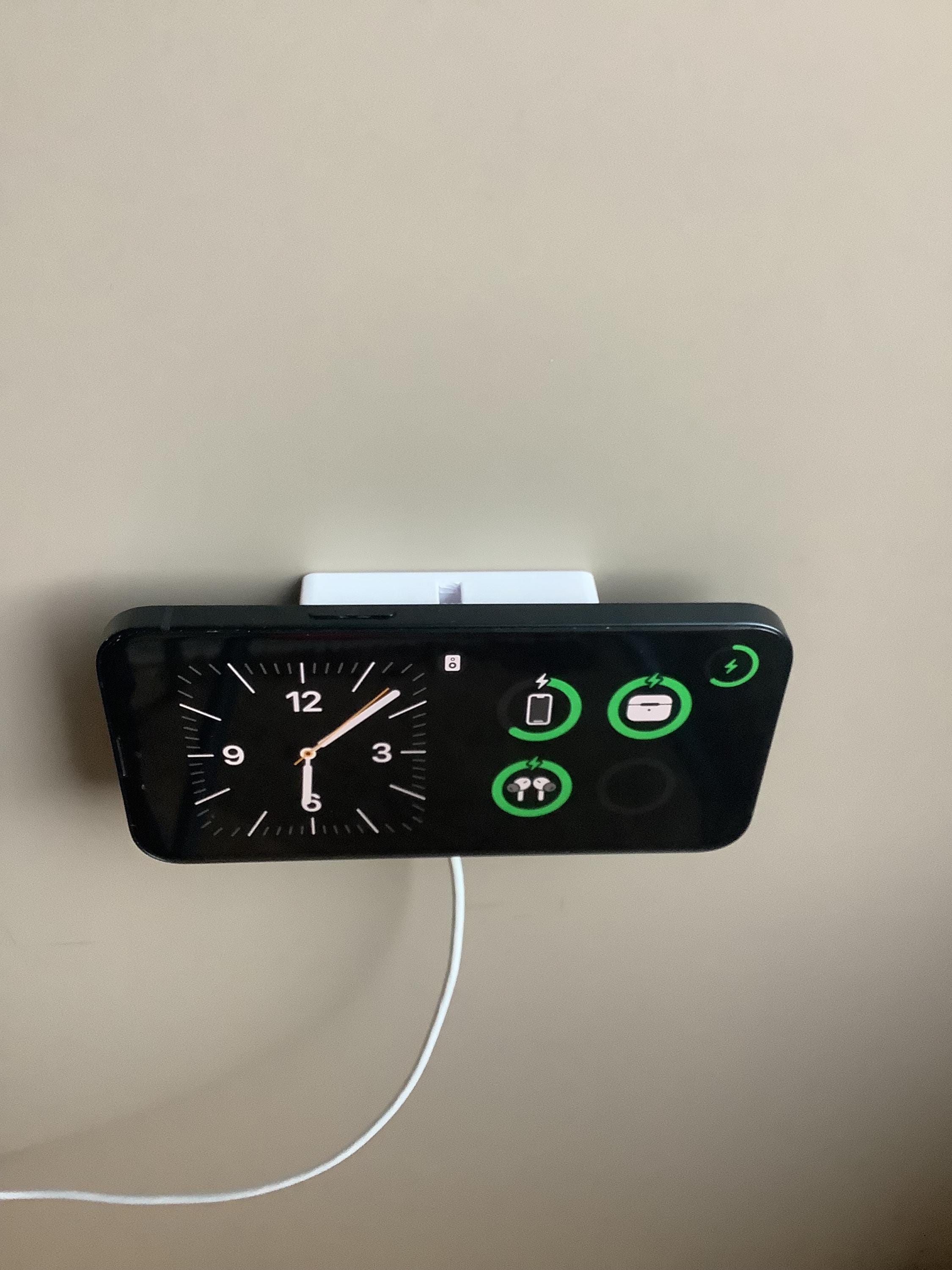 Magsafe Charger + Wall Mount: the Iphoneholder 2000 - Magsafe iPhone ...