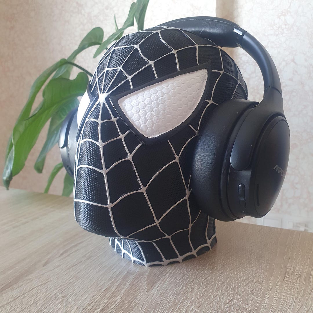 Spiderman Desk Ornament for Gaming Setup & Office Decor, Unique Marvel ...