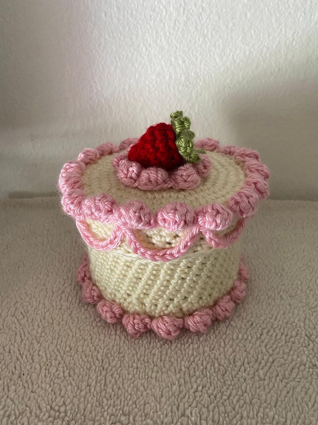 Crocheted Strawberry Shortcake Cake Box - Etsy