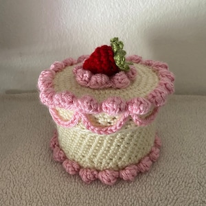 Crocheted Strawberry Shortcake Cake Box - Etsy