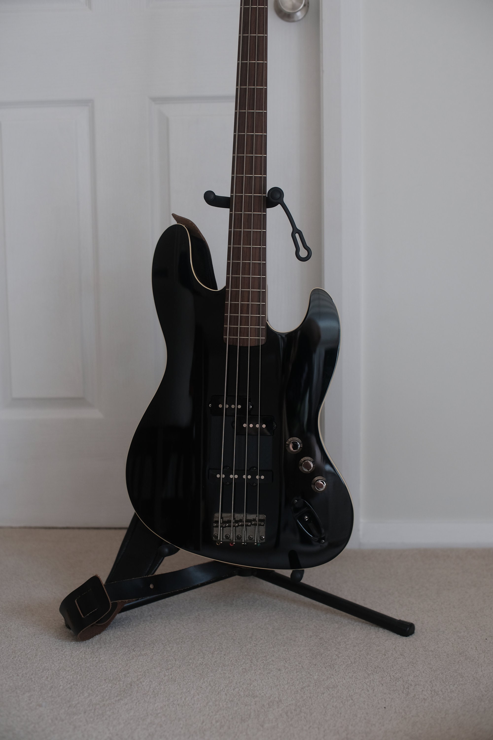 Fender Aerodyne PJ Bass Finger Ramp - Etsy