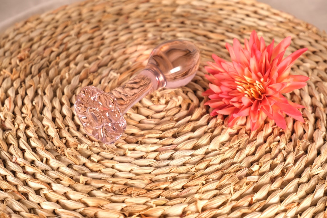 Plum Blossom Butt Plug. Safe Pink Glass Butt Plug. Cute Butt Plug for ...