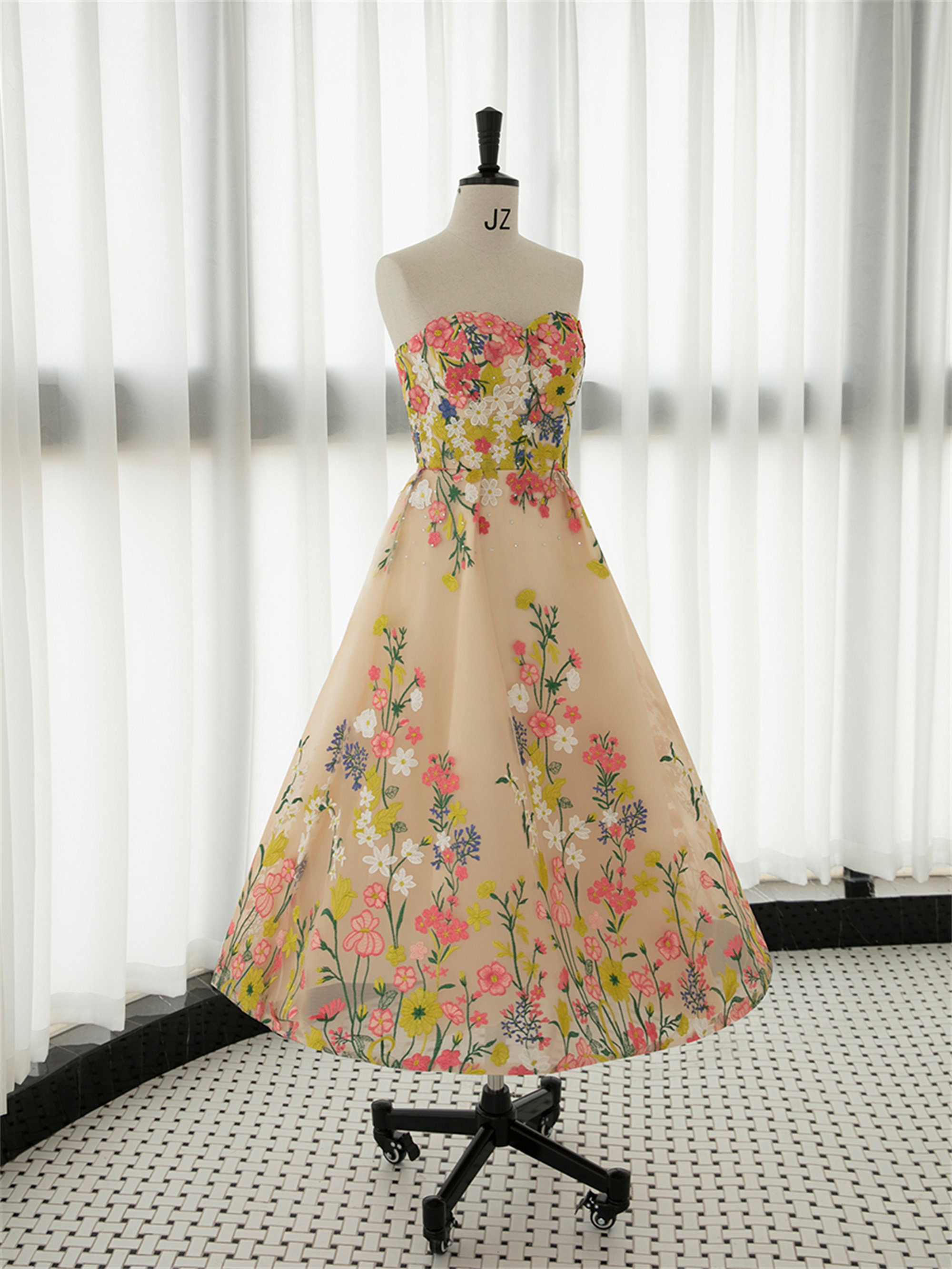 Sweetheart Prom Dress Short, Tea Length Floral Prom Gown, Floral ...