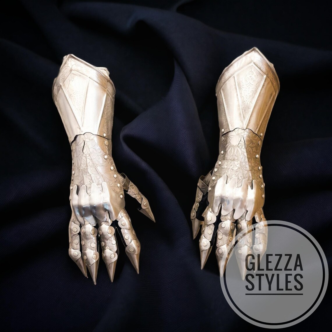 Medieval Knight Gauntlet Gloves: Polished Steel Armor, Halloween ...