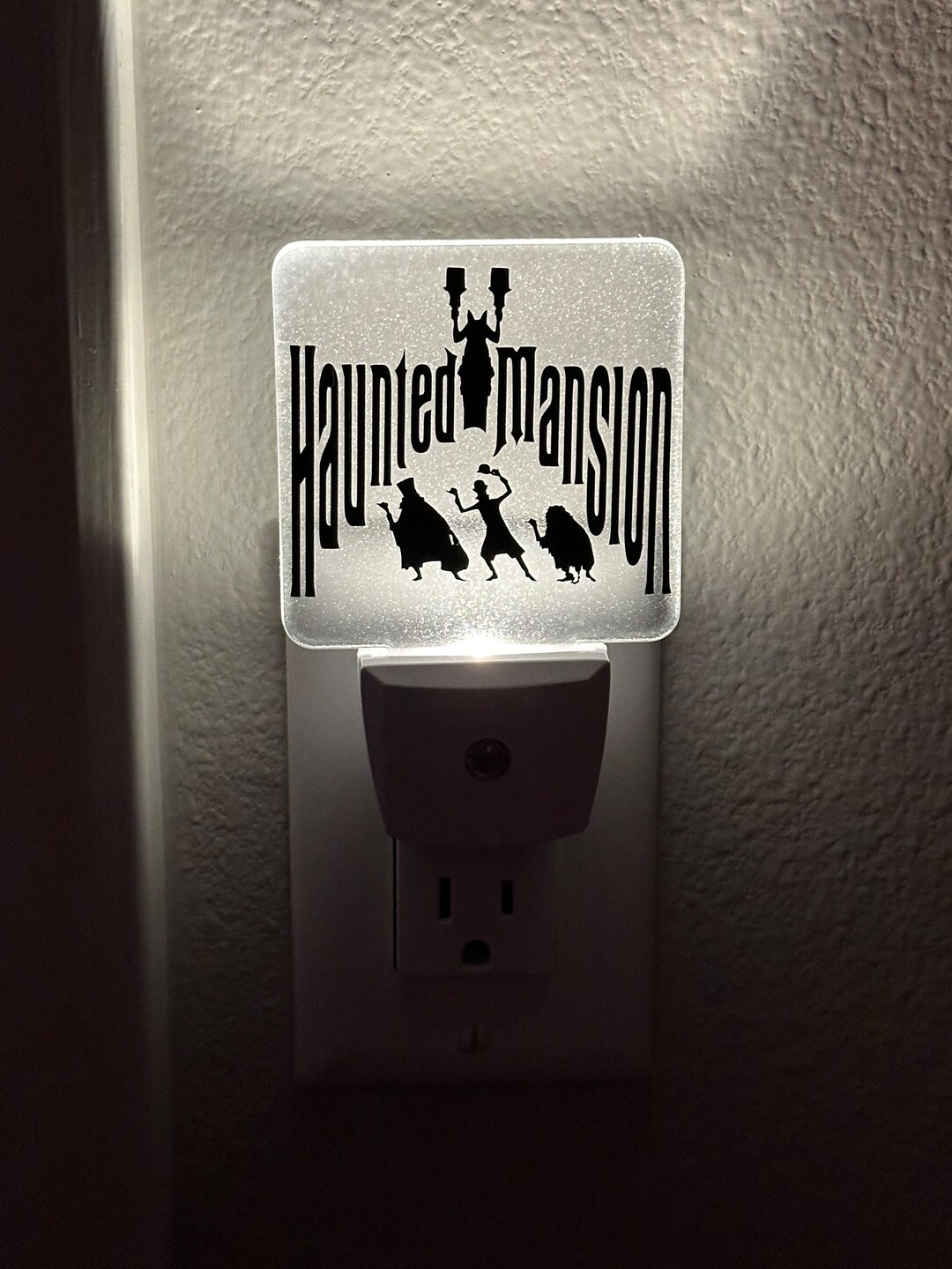 Haunted Mansion LED Nightlight – Spooky Home Decor, Plug-in Dusk-to ...