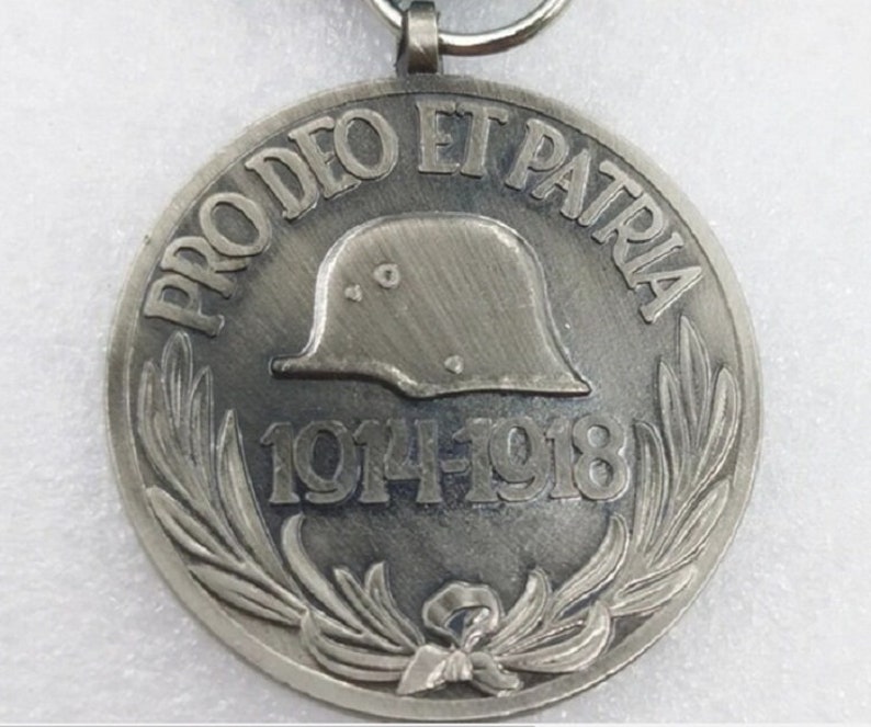 Militaria Award Medal PRO DEO Et PATRIA 1914-1918 on the First World ...
