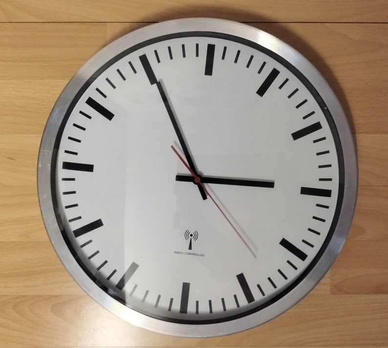 Radio-controlled Quartz Clock - Etsy