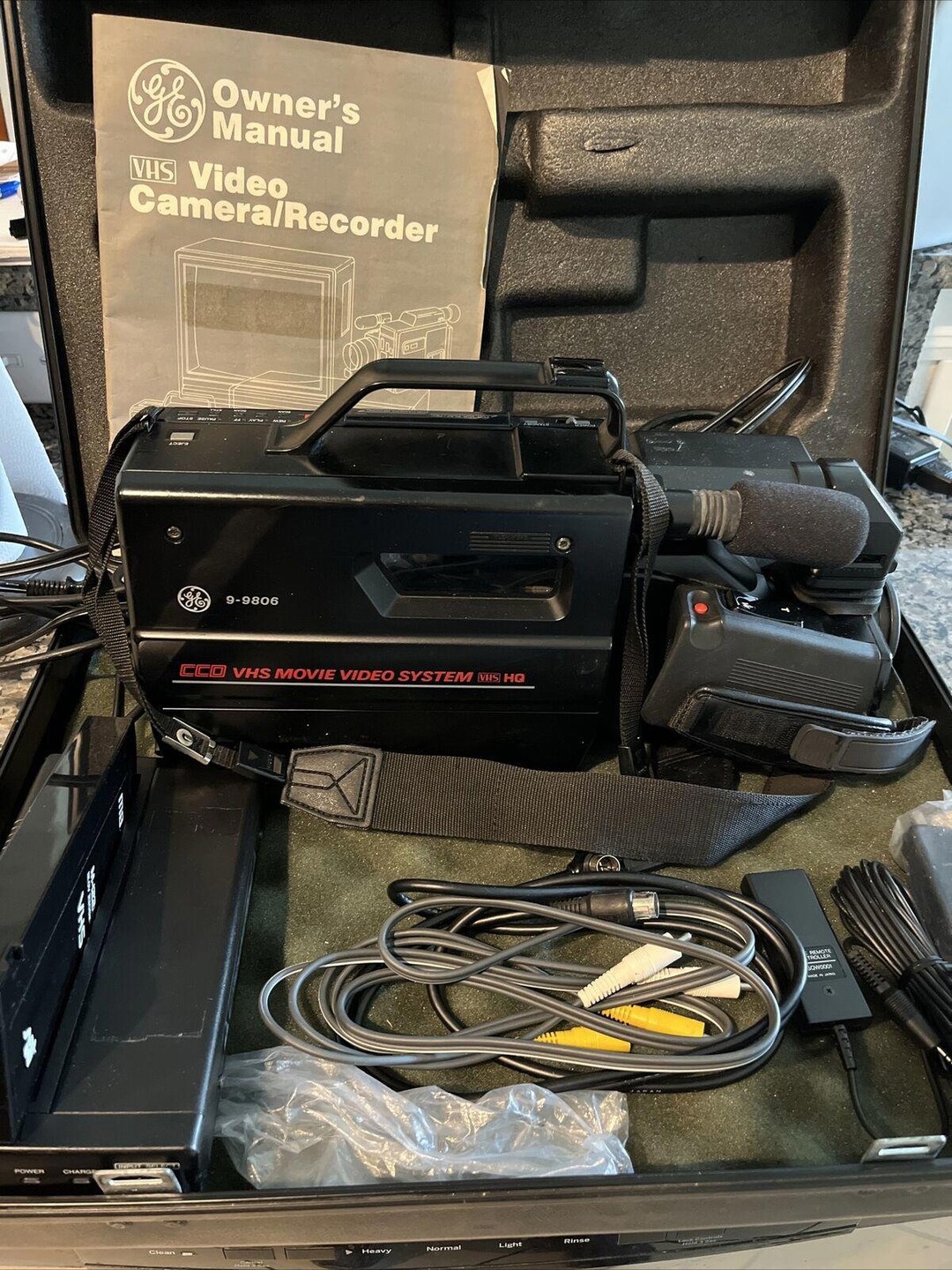 General Electric GE 9-9806 VHS Video Camera Camcorder and Case - Etsy