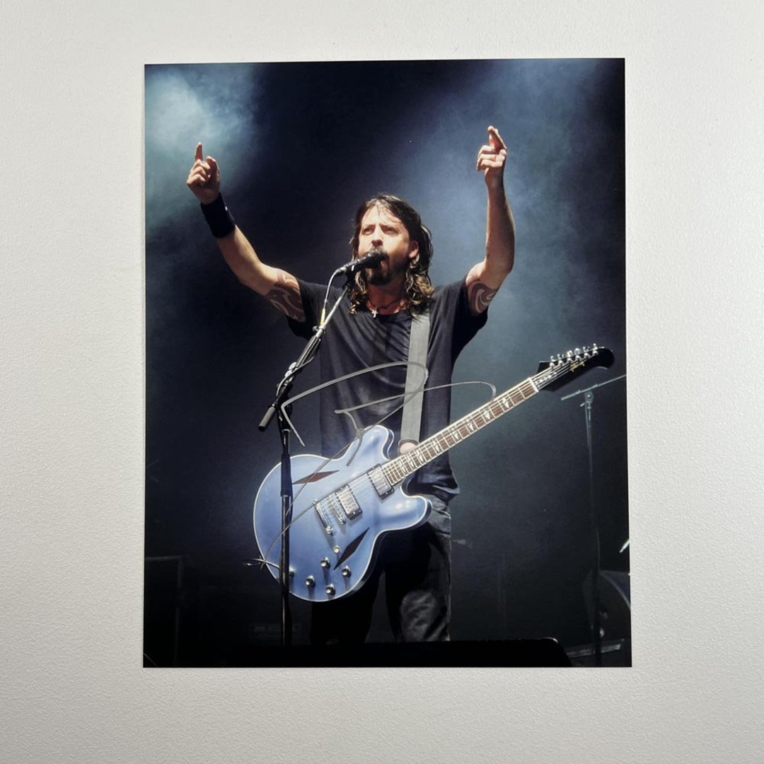 Dave Grohl Foo Fighters Nirvana 8x10 Inch Photo Signed Autographed ...