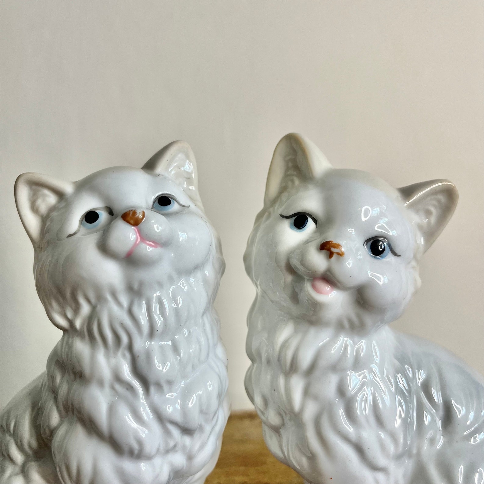 Two Kitsch Fluffy White Ceramic Cats 1960s Kitsch - Etsy