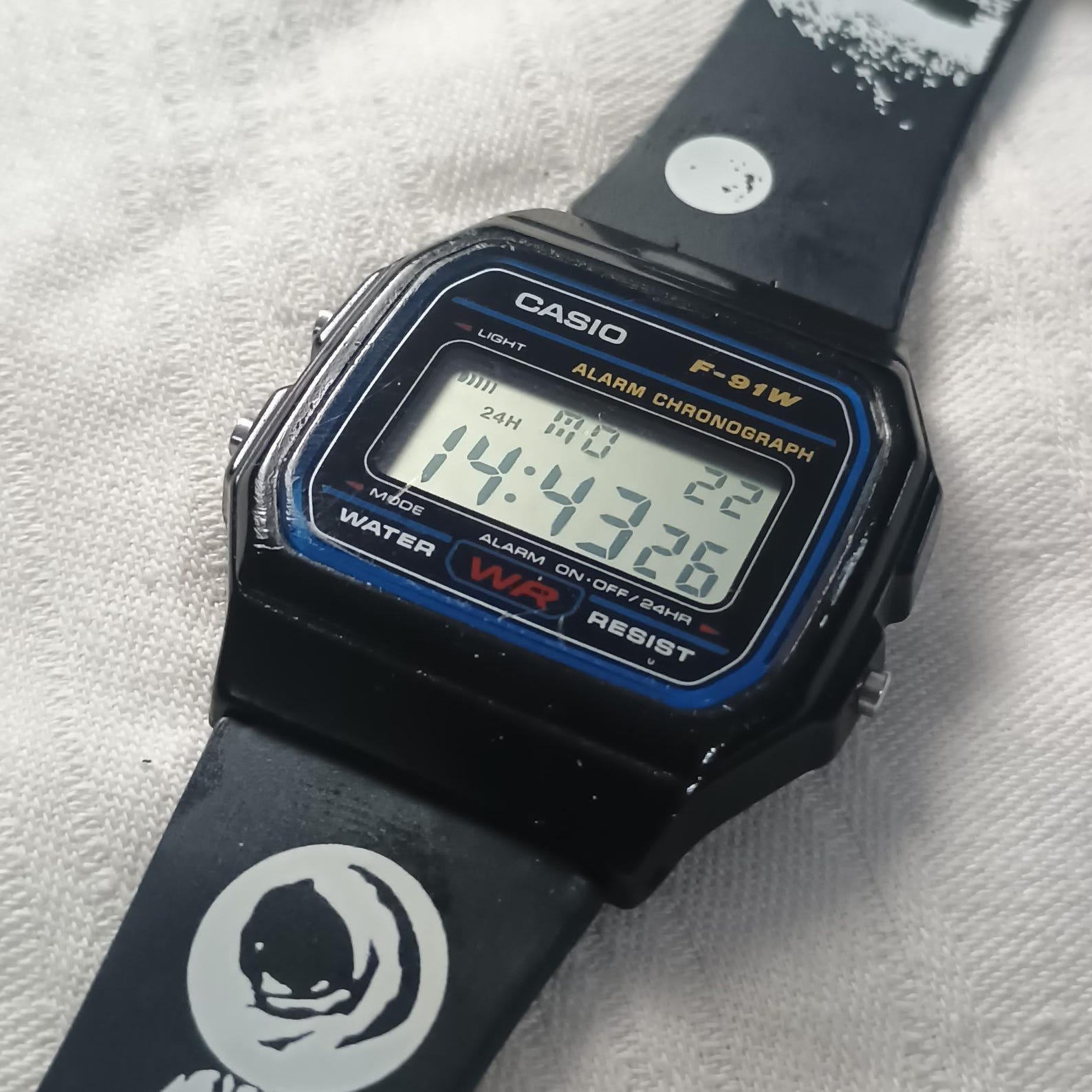 Classic Casio F-91W Digital Watch, Retro Black Resin Sport Watch, Cult ...