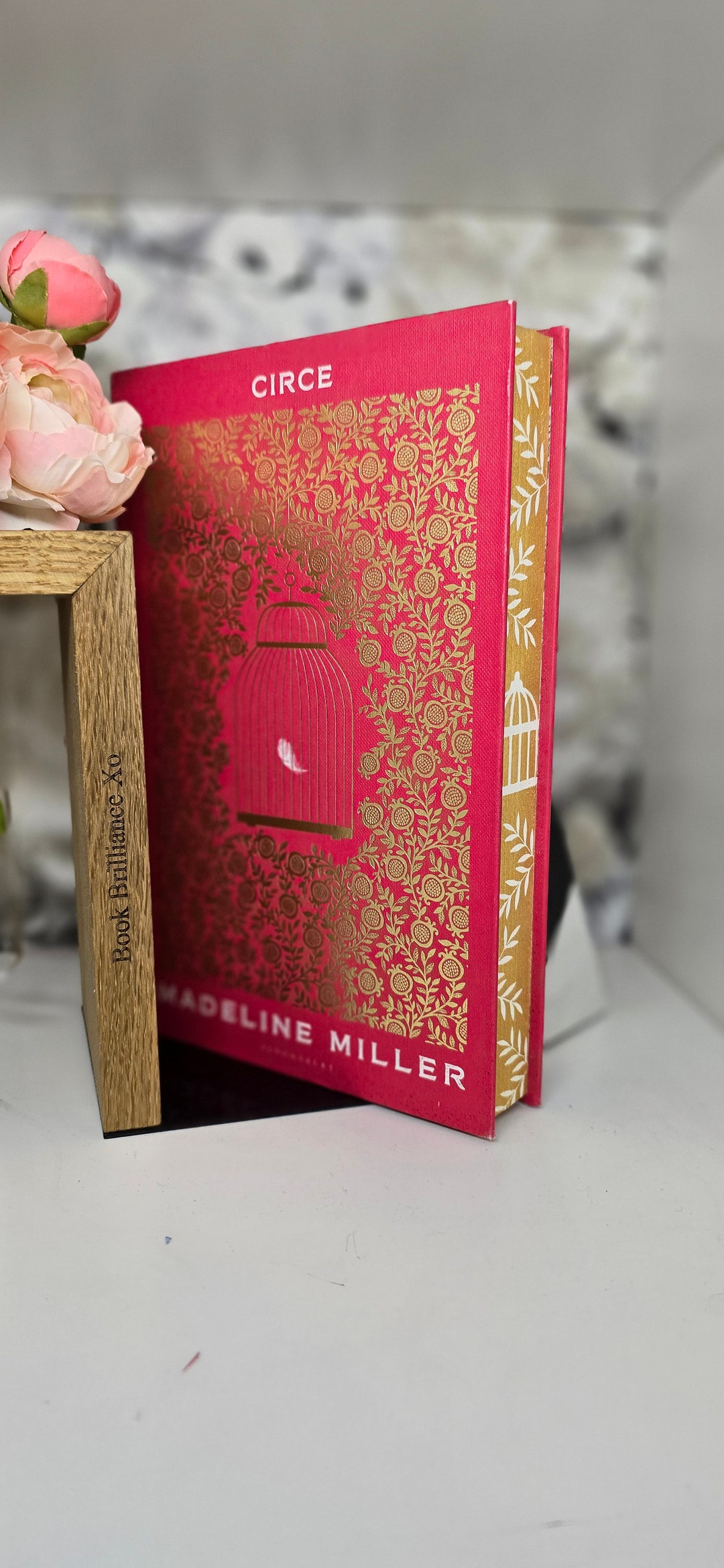 Madeline Miller | Circe | Hardback | Paperback | Sprayed Edges | Custom ...