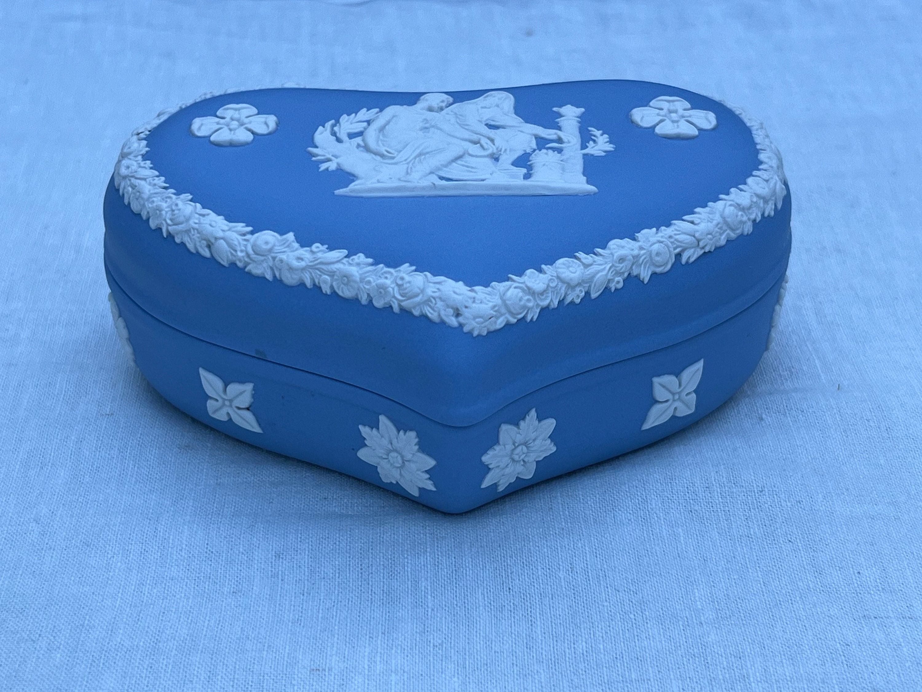 Wedgwood Jasperware Blue and White Heart Shape Trinket Box Jewelry Box ...