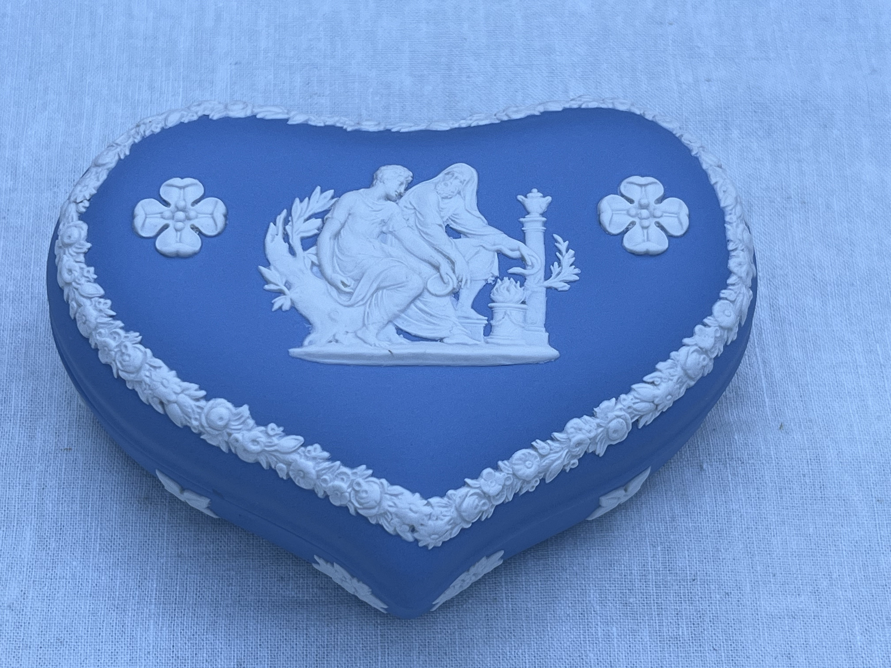 Wedgwood Jasperware Blue and White Heart Shape Trinket Box Jewelry Box ...