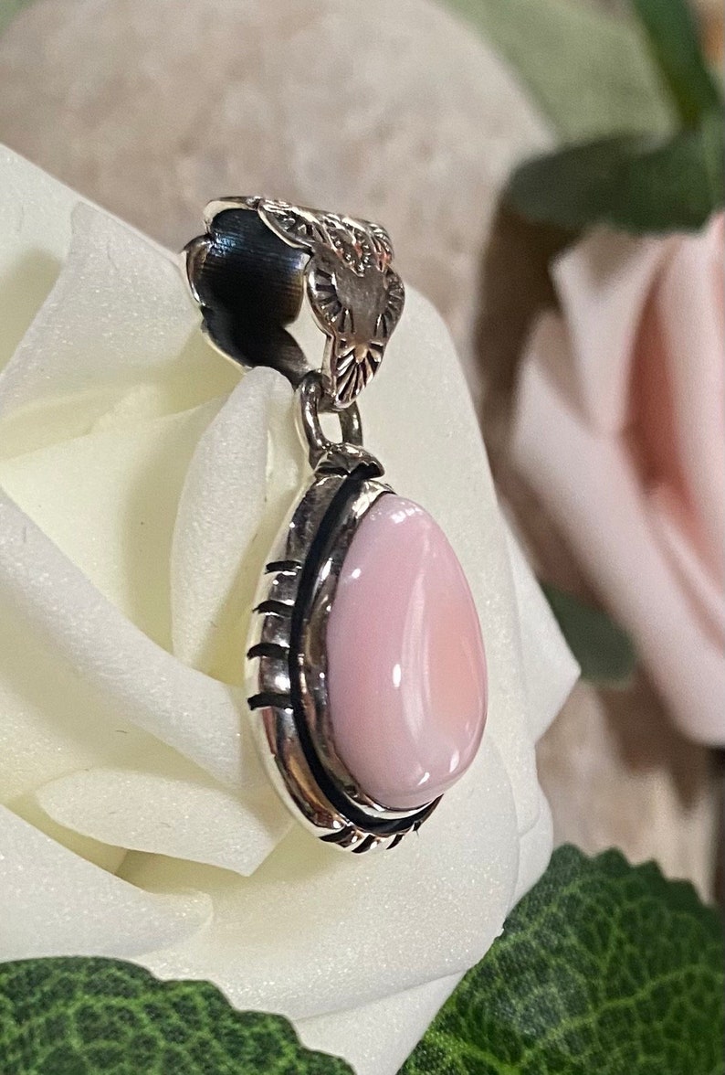 Pink Conch Shell Pendant - Natural Pink Conch Pendant for Necklace ...