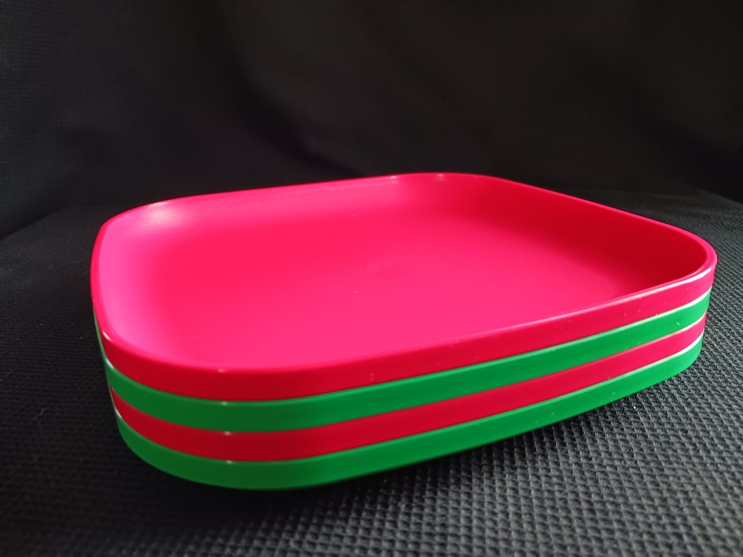 Vintage Tupperware 8 Luncheon Plates Square Red/green - Etsy