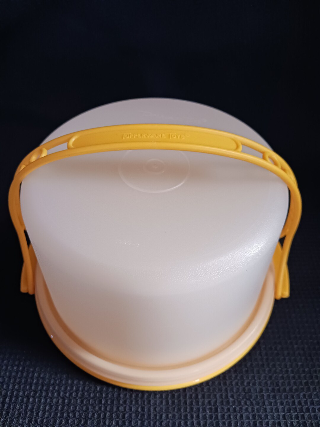 Tupperware Tuppertoys Cake/cupcake Holder Carrier W/ Lid & Yellow ...