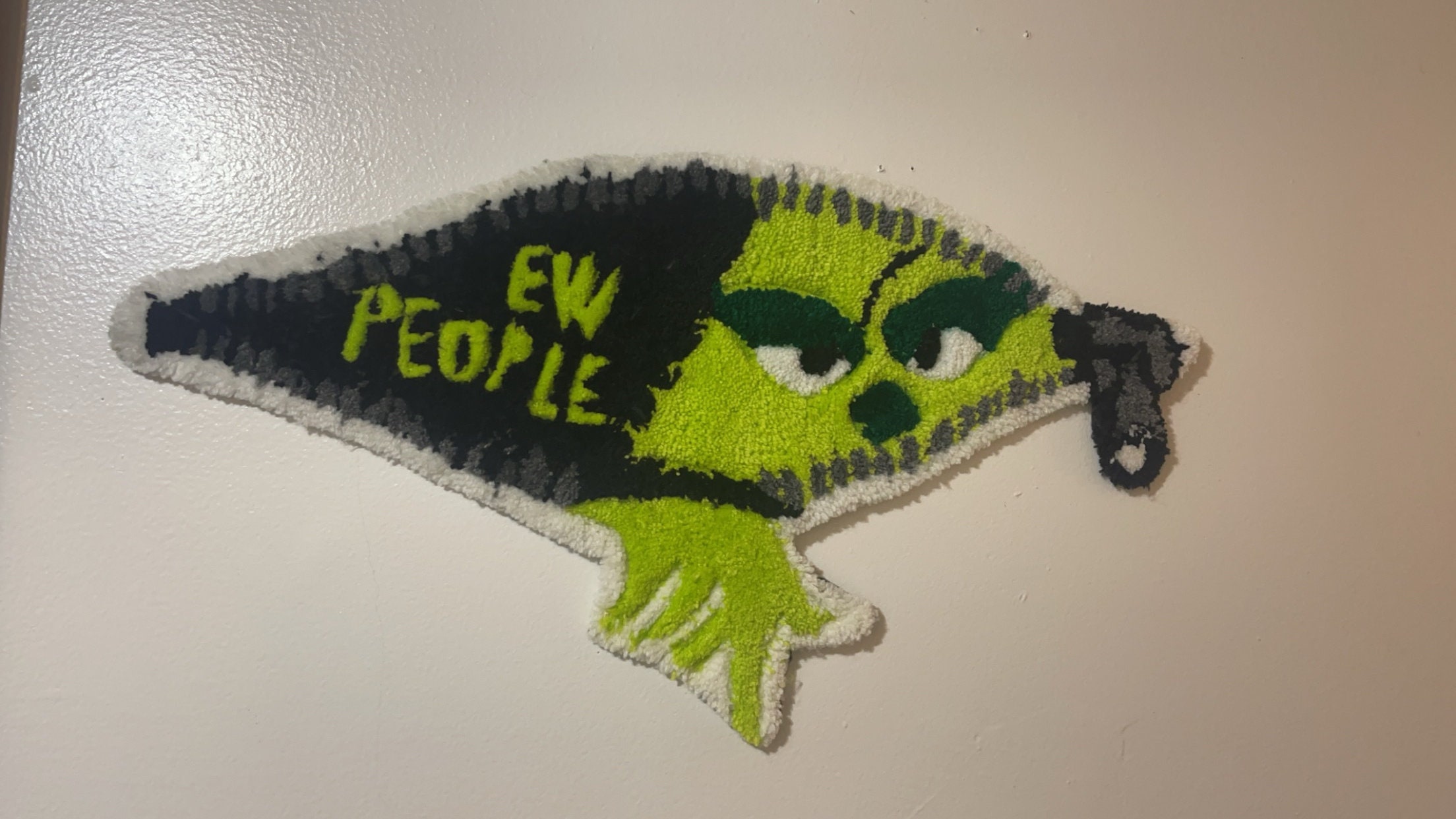 The Grinch Tufted Rug, Handmade Rug, Gifted Rug, Wallrug, Home Decor ...