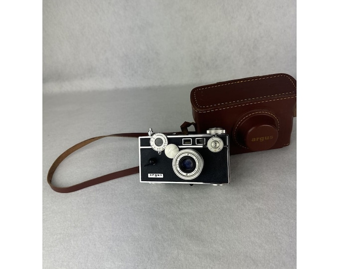 Vintage 1940's ARGUS C3 Camera Rangefinder 35mm Cintar 50mm F/3.5 Lens ...