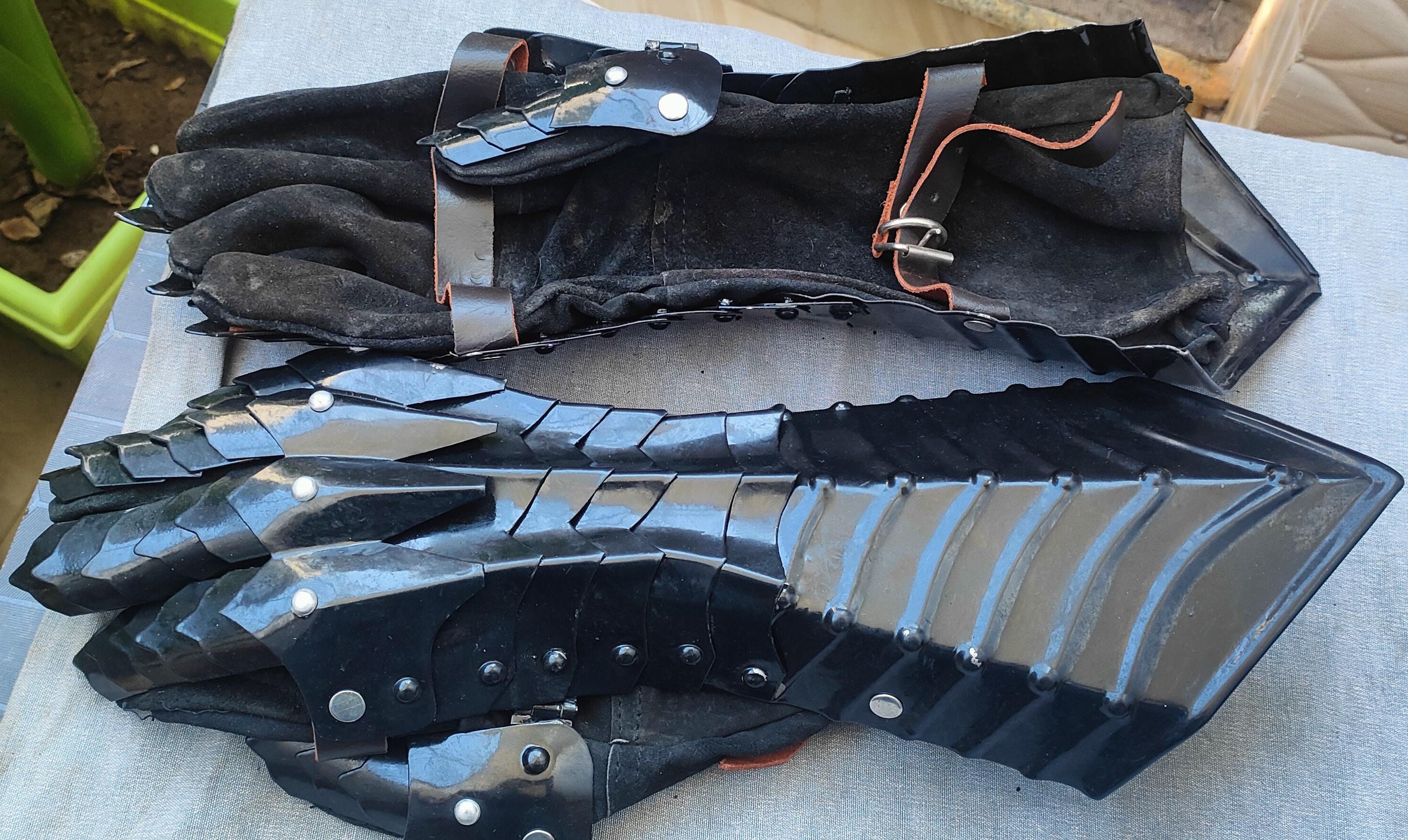 Medieval Metal Gauntlets Gloves Pair Fantasy Black/silver Finish ...