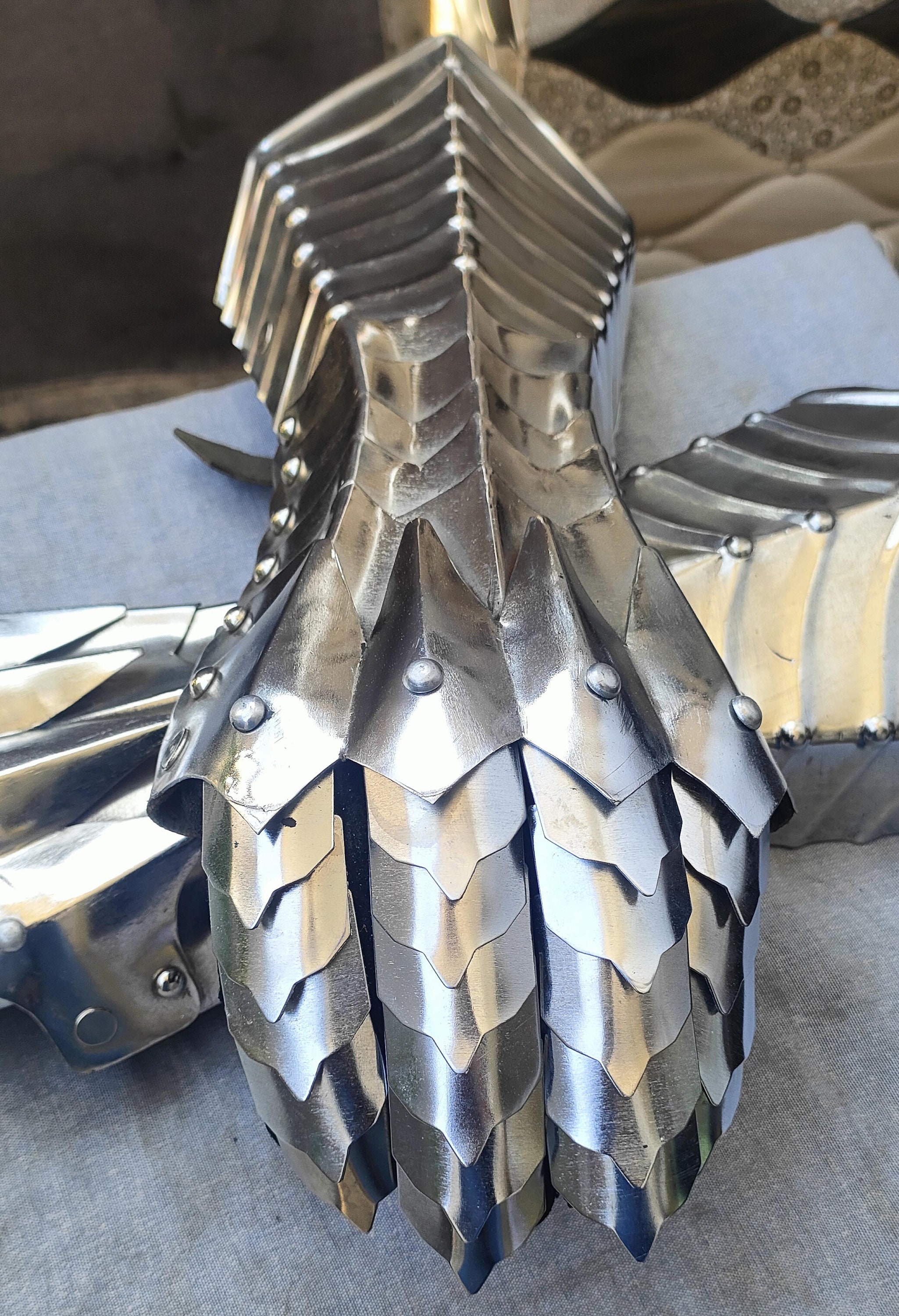 Medieval Metal Gauntlets Gloves Pair Fantasy Black/silver Finish ...