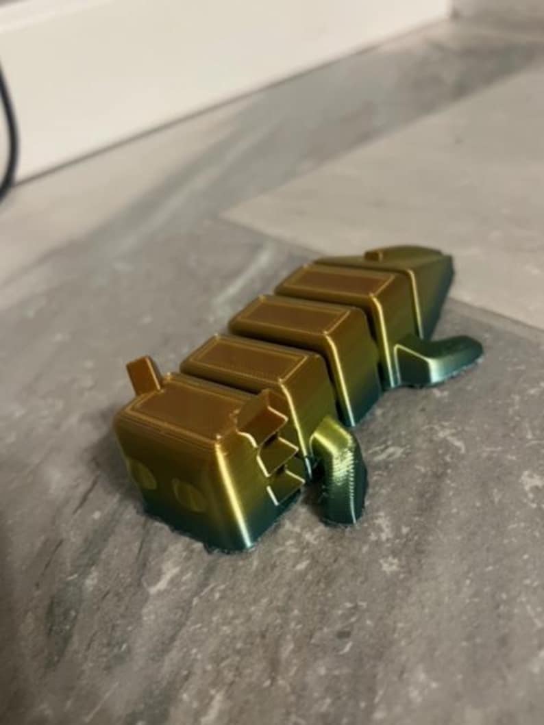 3D Printed Articulated Axolotl – Poseable Flexible Axolotl Figurine ...