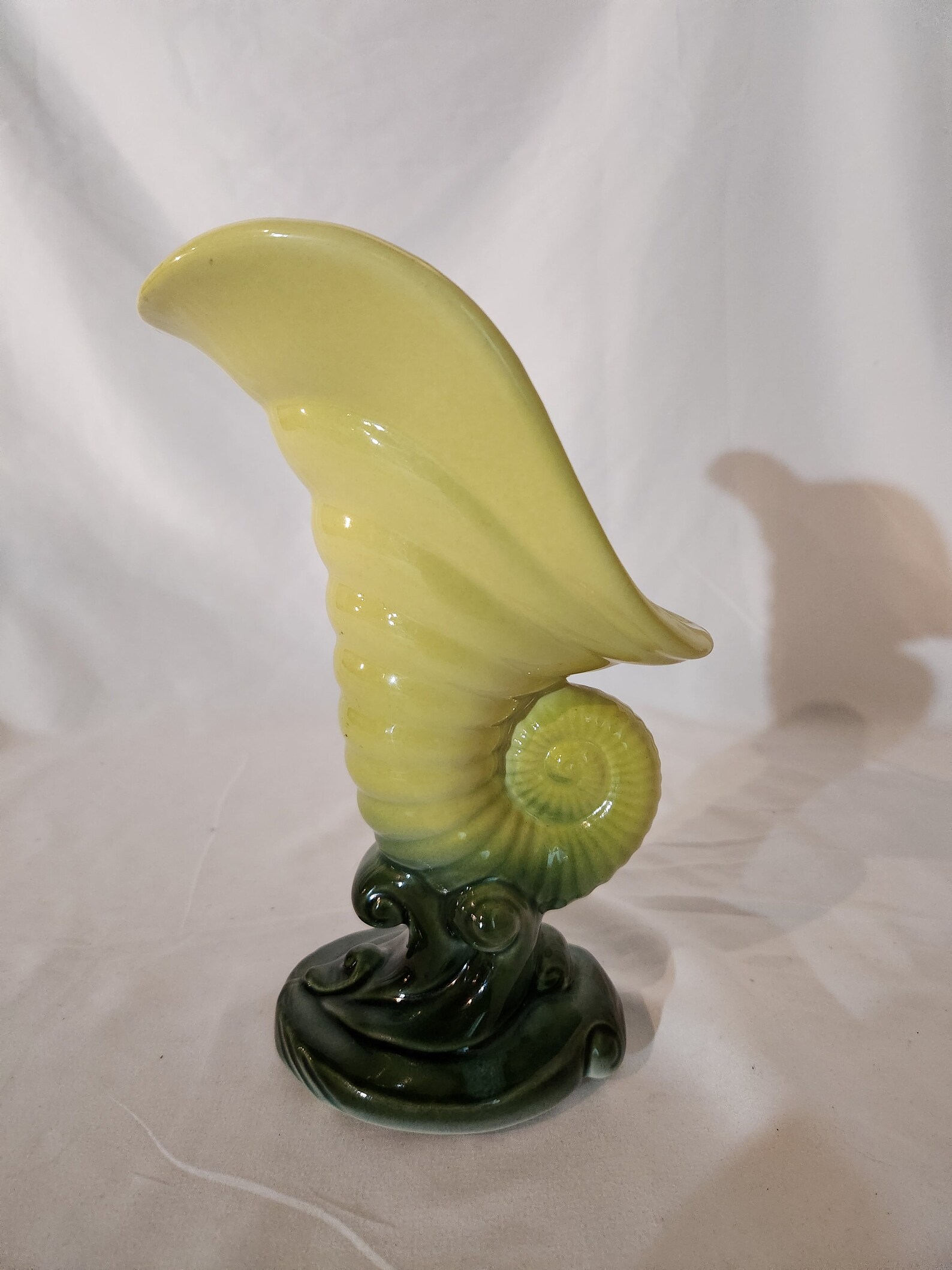 Hull Pottery #102 1951 Spiral Shell Cornucopia Ribbed Vase. - Etsy