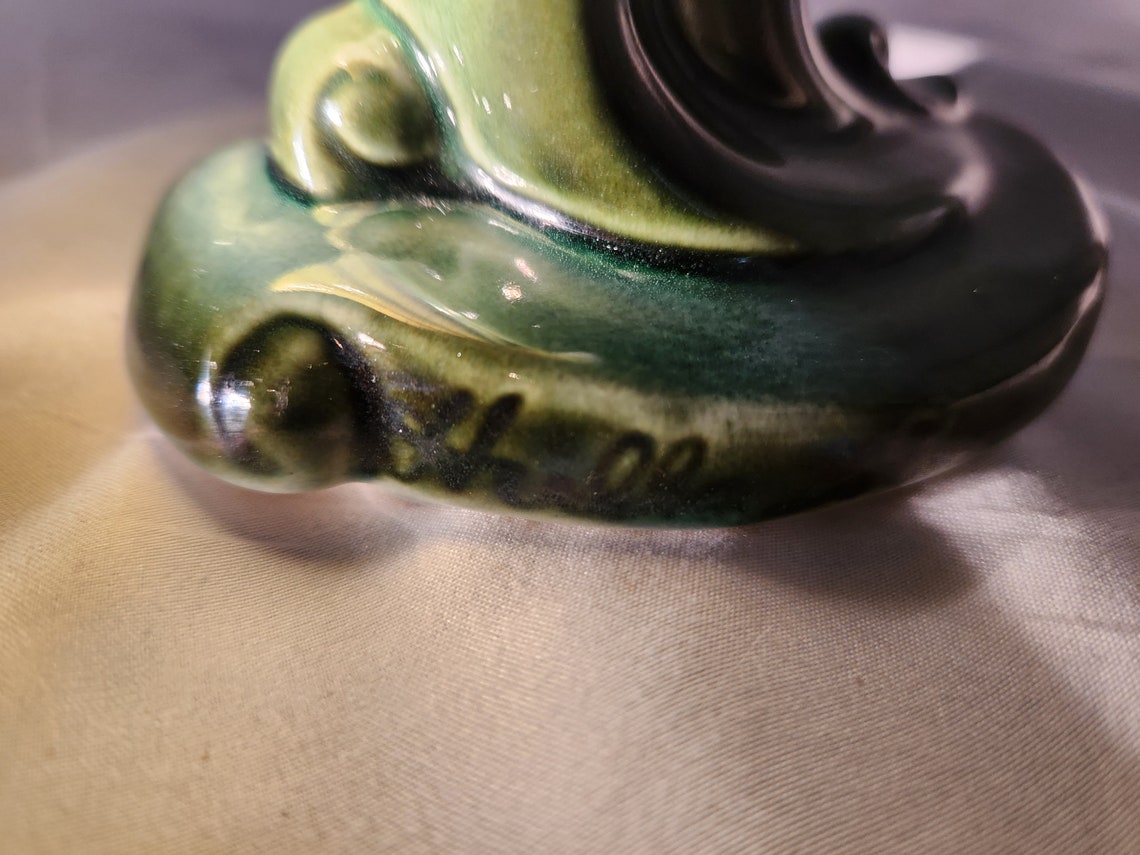 Hull Pottery #102 1951 Spiral Shell Cornucopia Ribbed Vase. - Etsy