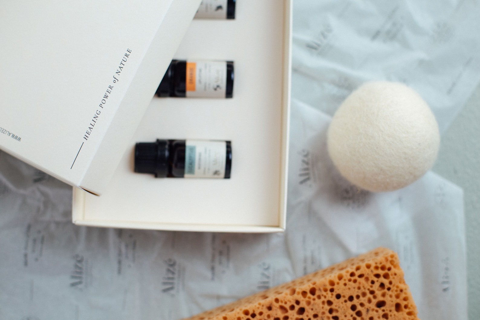 Alizé Lavender Essential Oil, USDA Certified Organic 100% Pure Natural Aromatherapy Oil ...