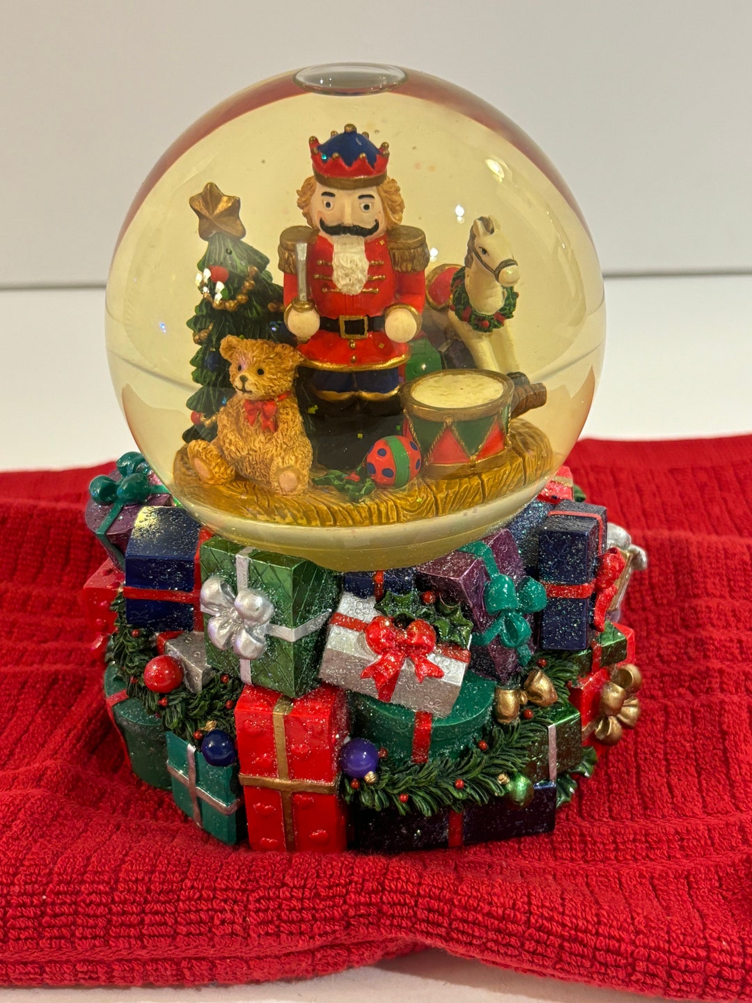 Nutcracker Snow Globe From Lord and Taylor's, Plays Nutcracker Suite ...