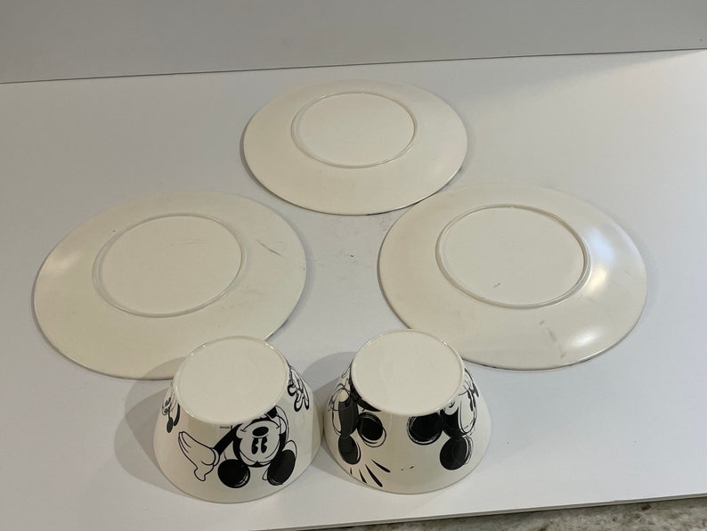 Zak Designs, White and Black Sketch of Mickey Mouse Plates and Bowl ...