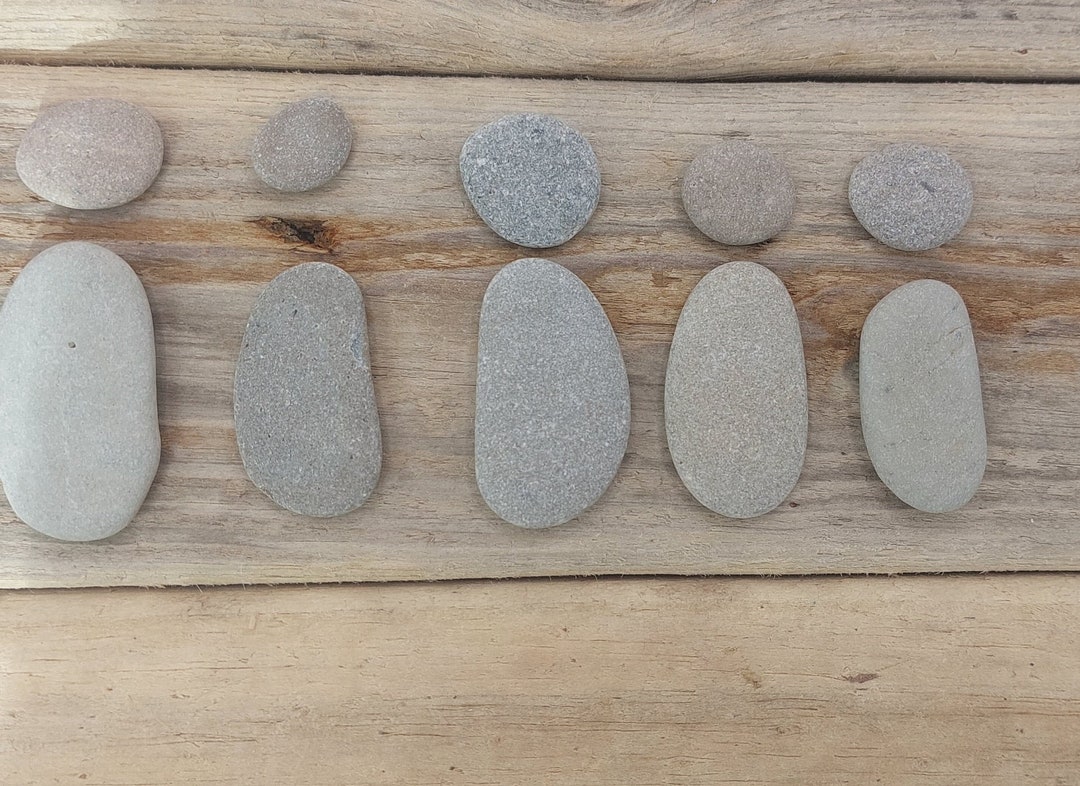 Set of SMALL Pebble Figurine, Elongated and Round Pebbles for Crafts ...