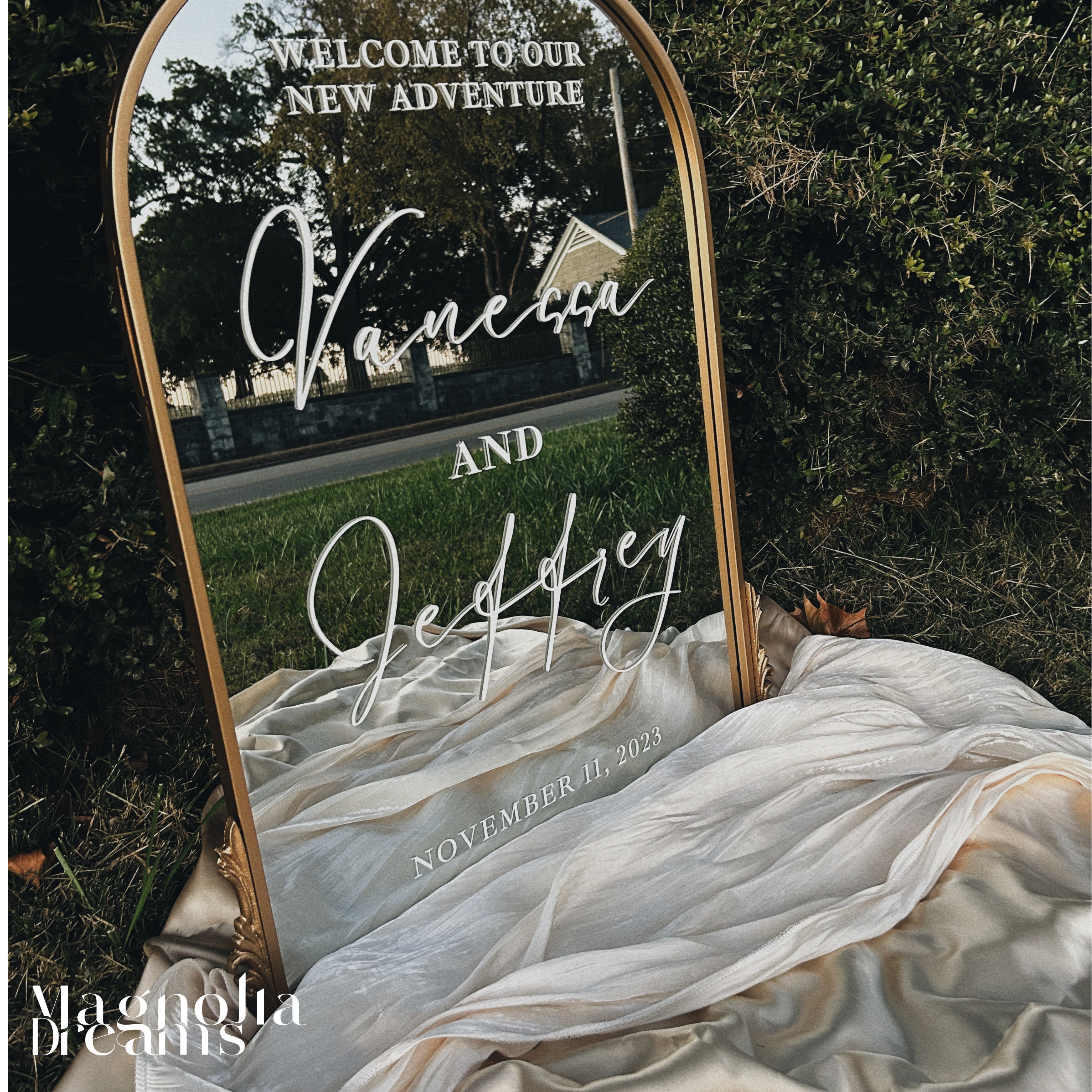 Gold Arch Mirror Wedding Welcome Sign Elegant Decor for Weddings and ...