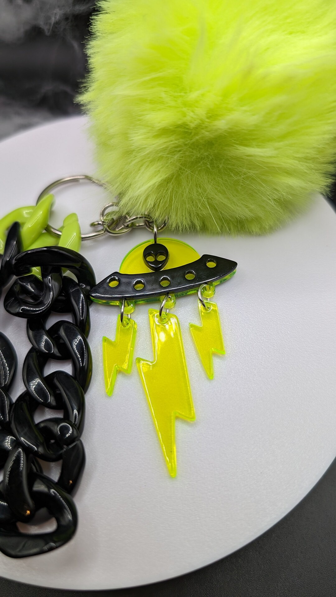 Black and Neon Green Alien Keychain - Etsy