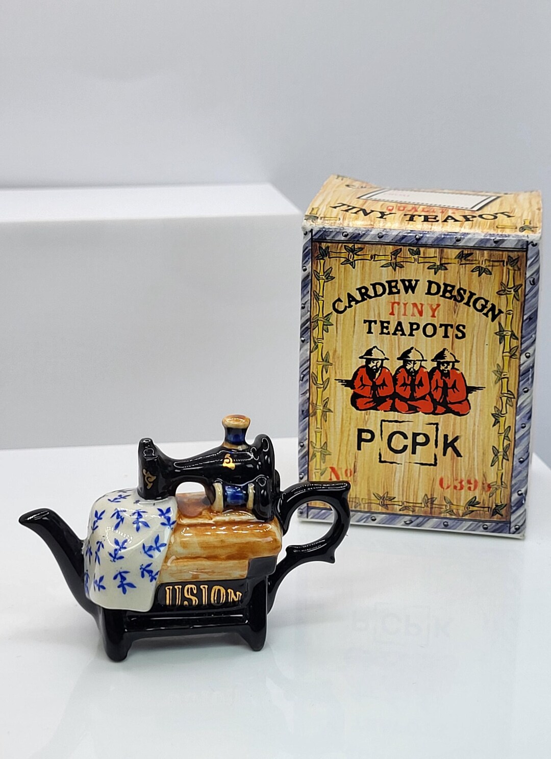 Paul Cardew Designs Tiny Teapots. Vintage Sewing Machine Solid ...
