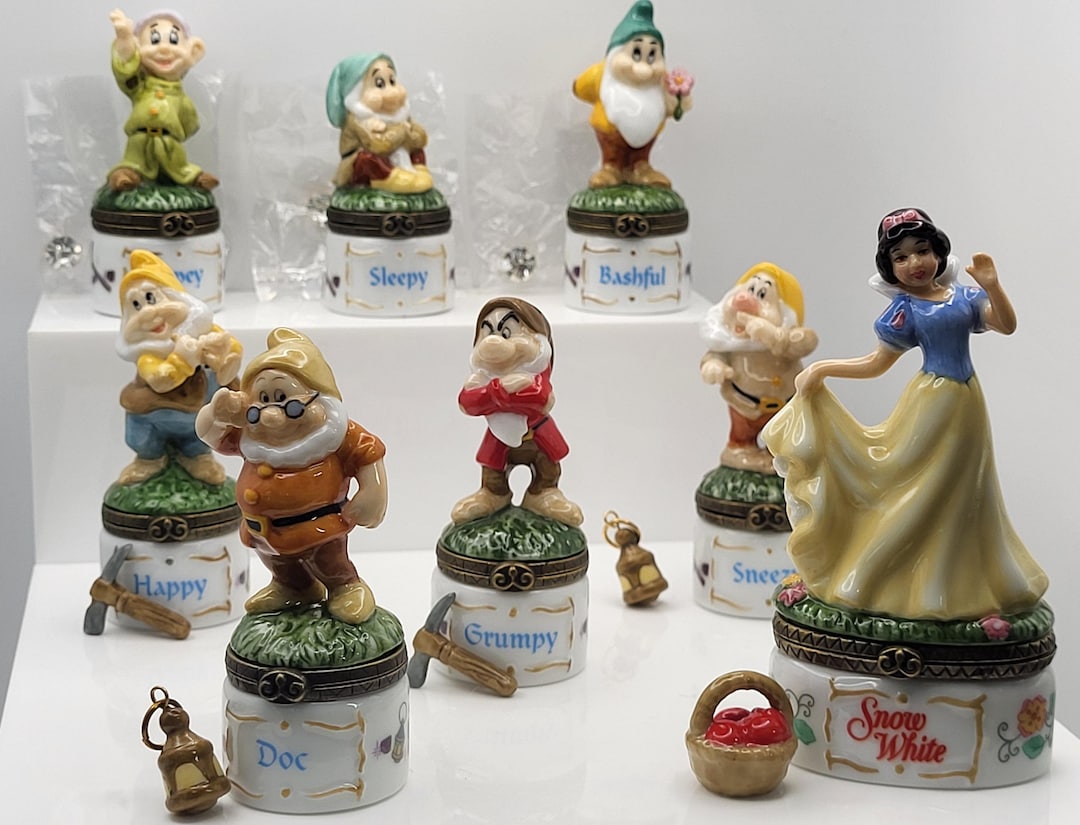 Snow White and the Seven Dwarfs Porcelain Hinged Boxes With Trinkets ...