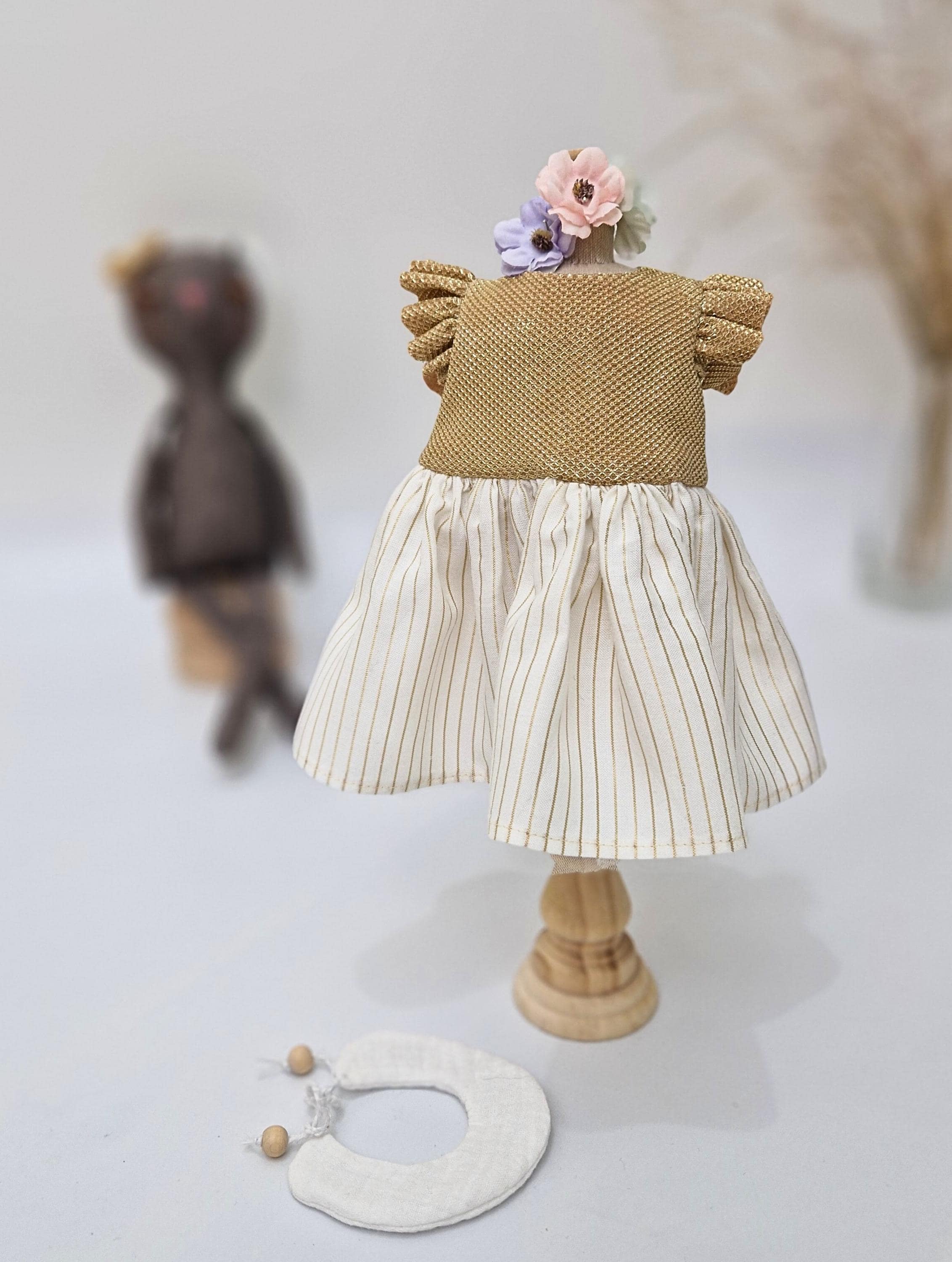 Fashionable Attire for DIY Toy Animals Like Foxes, Cats, and Bunnies ...